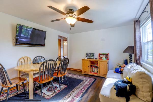 Yard & Patio Family Home Near Pittsburgh - Old Mill, West Mifflin