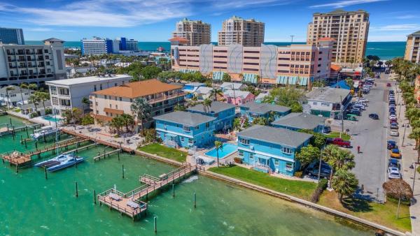 Beach Condo With Heated Pool - Waterfront View, Steps To Sand - Coral Resort B-2 - Clearwater Beach, FL