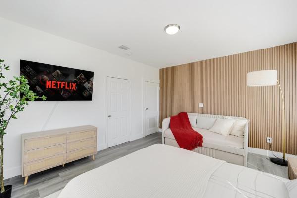 Riverside - Central Location Latin Vibes 2br 4beds - South Miami, FL