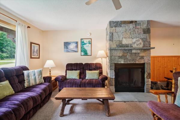 Quaint Condo 5 Minutes To The Ski Slopes Valley Park D1 - Killington, VT