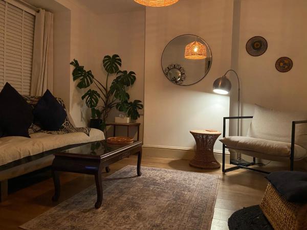 Glen Villa - 3 Bedroom House - Stroud Town Centre - Gloucestershire