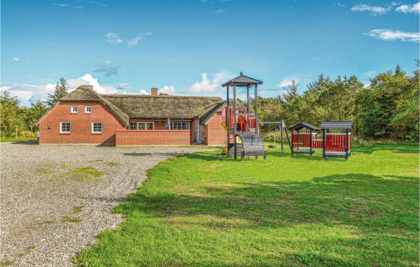 Stunning Home In Ringkøbing With Sauna - Denmark