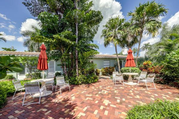 1 Block To Delray Beach + Pool Access! - Delray Beach, FL