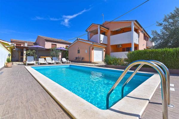Villa With Pool In Galizana-istrien 38997 - Pola