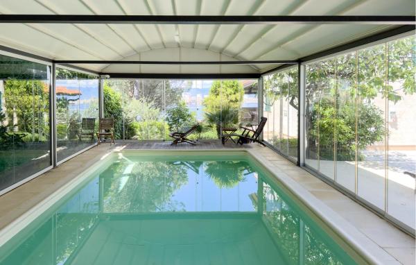 Luxurious Home In Omisalj With Private Swimming Pool, Can Be Inside Or Outside - Njivice, Omišalj