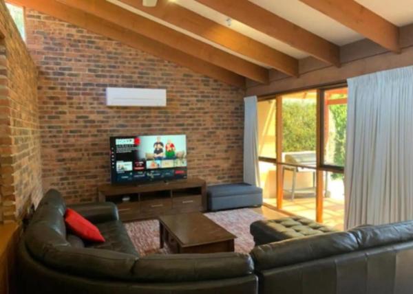 Warm And Spacious 5br Home W Wifi And Multiple Parking - Hosted By Canstay - Canberra