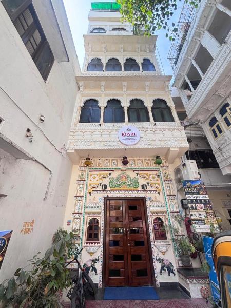 The Royal Lake View Villa - Gujarat
