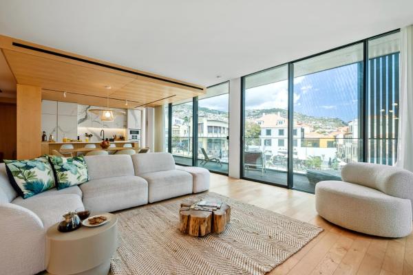 Luxury Three-suite Residence At Savoy Insular - Funchal