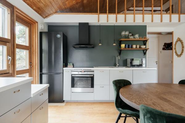 Unique Loft Apartment - Free Parking - Helsinki