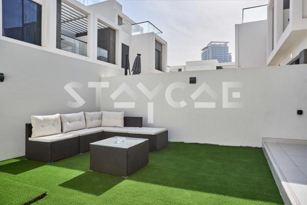 Staycae Holiday Homes - 3br Luxury Villa, Damac Hills - Dubai