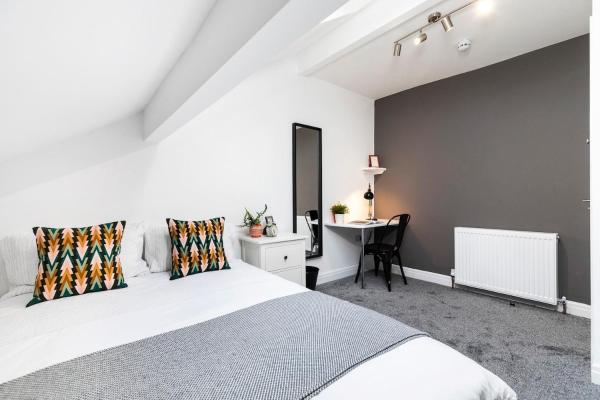 Luxurious 2 Bedroom Flat In A Prime Area Of Leeds - Leeds