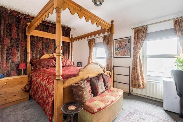 The Guest Room At Kiloran's - Hastings