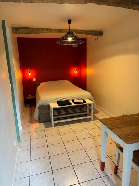 Au Chevaleins - Hotel ibis budget Lyon Villefranche sur Saône