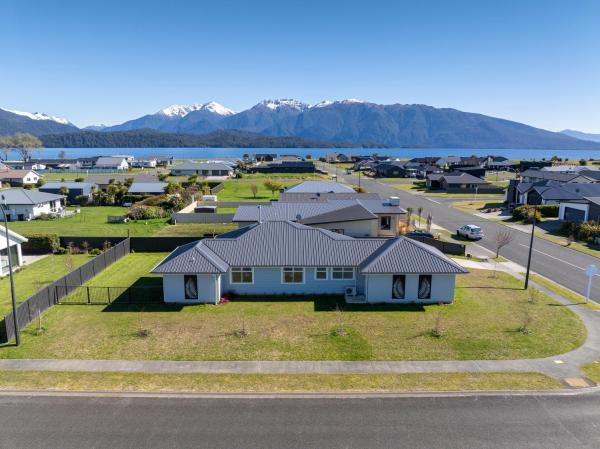 Fiordland Getaway - Te Anau Holiday Home - Te Anau