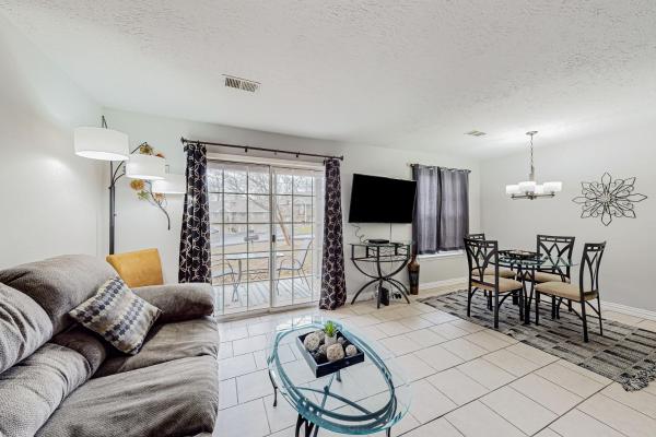 Entertainer's Landing, Unit 3 - Missouri