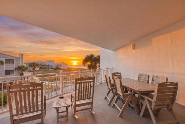 Charming Suite With Spacious Balcony Pools Tennis & Pickleball - Rosemary Beach, FL