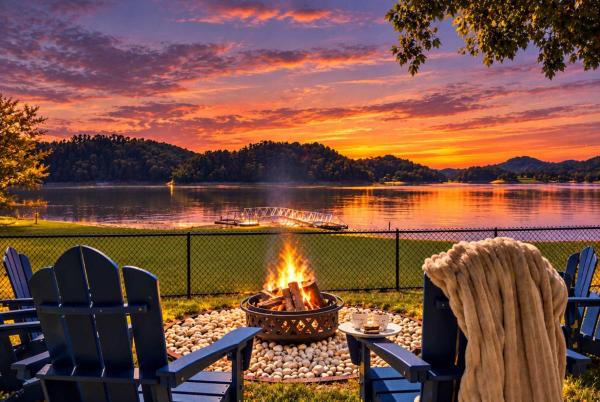 Lakefront Retreat With Dock Fenced Yard & Fire Pit - White Pine, TN