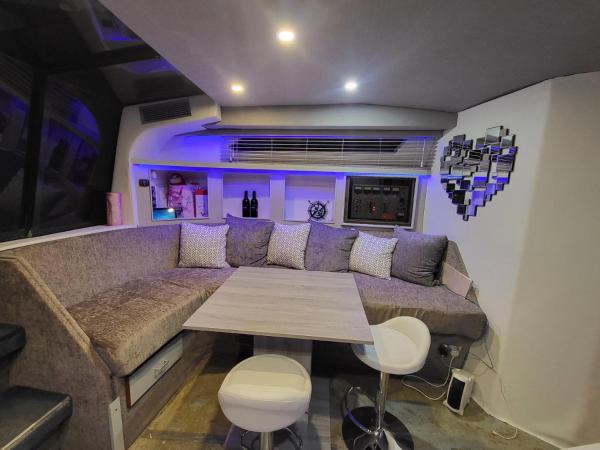 Boat Sleeps 4 With Stunning Sea View - Ipswich
