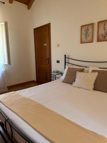 Al Colletto-rosmarino Double Room - Carrara
