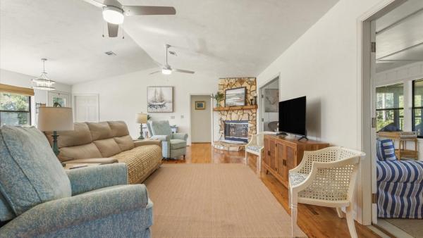 Mandatory Margarita- Winter Rates And Monthly Discounts Available! - Carrabelle, FL