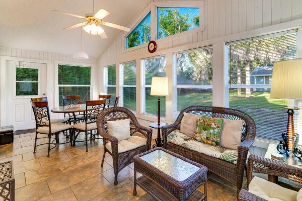 Swing, Swim & Play: 'Lazy Daze' W/ Pool Access - Clermont, FL