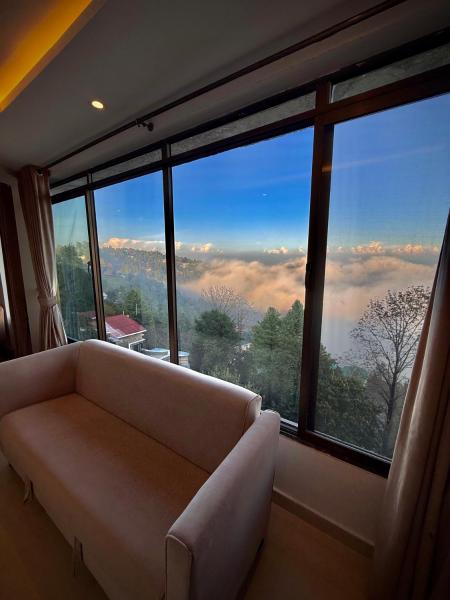 Rockcliff Resort Sky Suite - Kashmir Point - 5 Min To Gpo - Pakistan