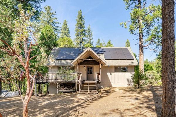 Blue Lake Chalet- 3 Bedroom + Loft/pool Table In Arnold/bear Valley (Pet-friendly) - Arnold, CA