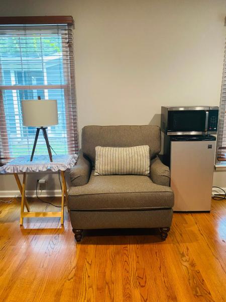 B1 A Private Room In Naperville Downtown With Desk And Wi-fi Near Everything - Naperville, IL