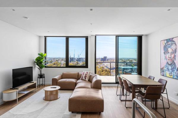 Vibrant 3br Apt Free Parking City Views - Brunswick