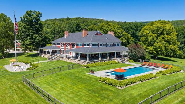 The Lake Ellis Lodge By Avantstay - Kent, CT