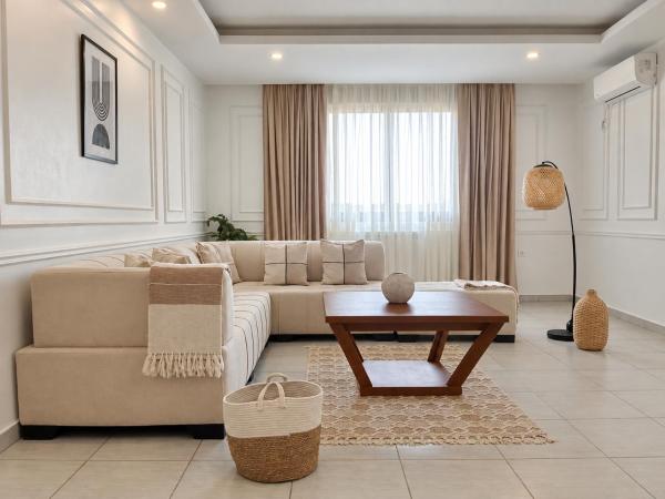 Spacieux 3 Chambres Au Boulevard Des Lions - Oran - Oran