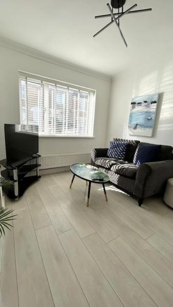 Dryden House, Work Stays Welcome, Free Parking - 