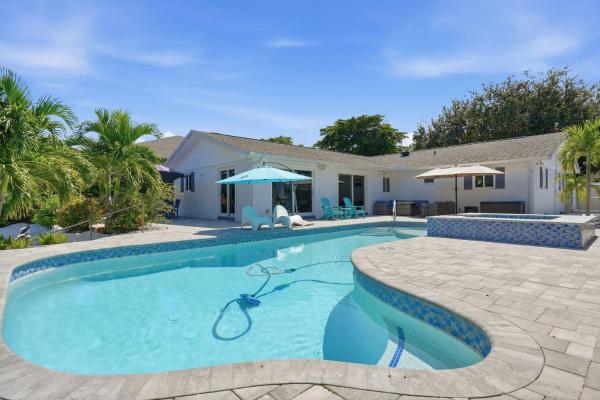 Pool Home - Close To Barefoot & Bonita Beaches - Bonita Springs, FL