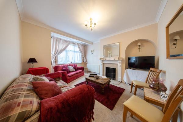 New! Wimbledon House With 6 Bedrooms And 3 Bath By Rockman Residences - Hampton