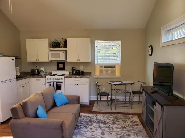 Mountain Walk $75 (40% Off Monthly Stays) - Young Harris, GA