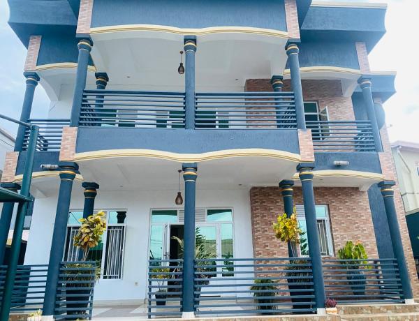 Stunning And Serene 6 Bedrooms Villa With Pool, Jaccuzi And A Beautiful View In A Wonderful Neighborhood - Kigali