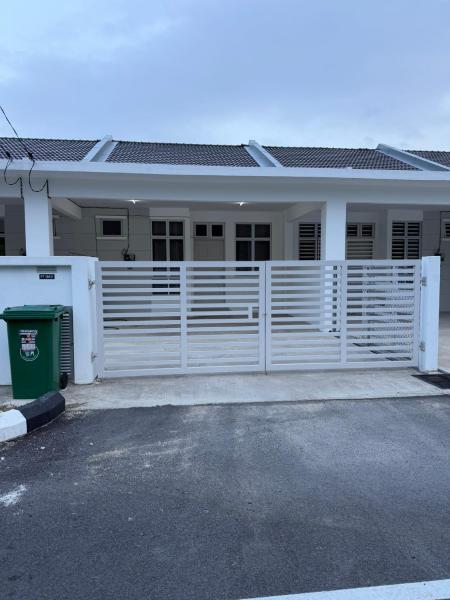 Homestay Taman Tiara Paka Fasa 3 Full Ac Coway Unify And Netflix - Paka
