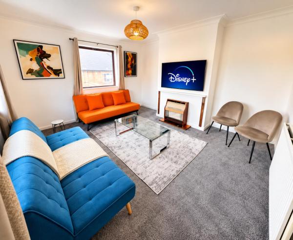 Your Next Stay-contractors & Council Relocations Stay-for 8 Near Low Moor Station & M606 With Fast Wifi, Fll Kitchen & Private Driveway - Bradford