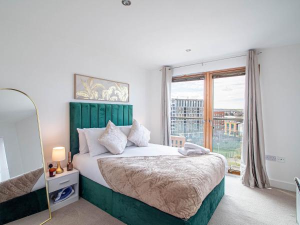 Leeds Dock 2-bed 2 Bath River View Balcony Option - Leeds
