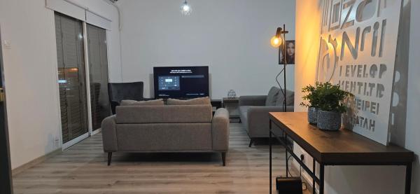 Eleven Deluxe 2br Apt - Breakbooking Cy - Limasol