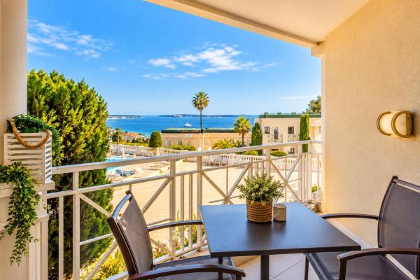 Un Studio De Charme Vue Mer & Piscine D'exception - Cannes