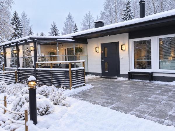 Villa Hohto - A Cozy Retreat With A Private Sauna - Rovaniemi