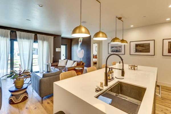 Walk To Beach! Condo W/ Shared Rooftop Patio - Oceanside, Californie