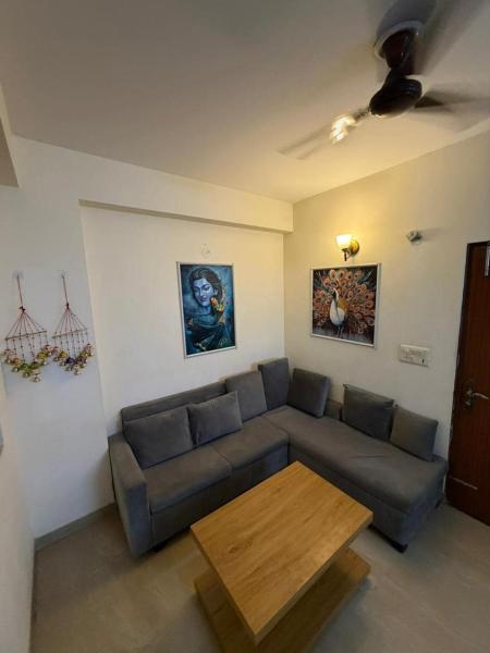 Bansuri & Mayur Is Perfect Homestay In Vrindavan - Vrindavan