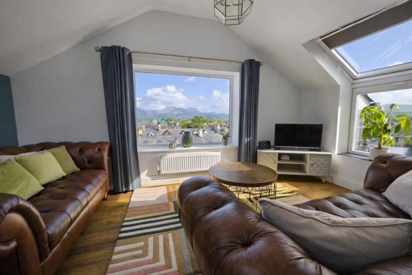 Porthmadog, Sleeps 11, 5 Bedrooms, 5 Bathrooms, Mountain Views - Porthmadog