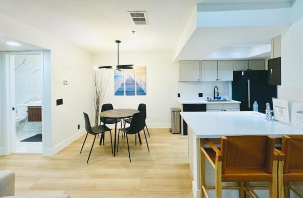 Spacious 700 Sq Ft 1br Near Strip With View - Las Vegas, NV