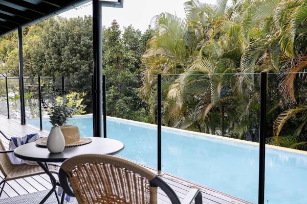 Space, Serenity & A Stunning Lap Pool - Glass House Mountains