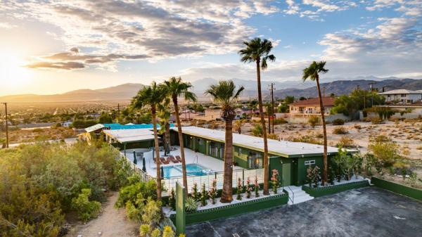 Sagewater Springs - 21 & Over - California