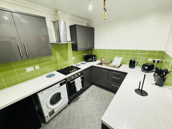 Ismah Villa - Staffordshire