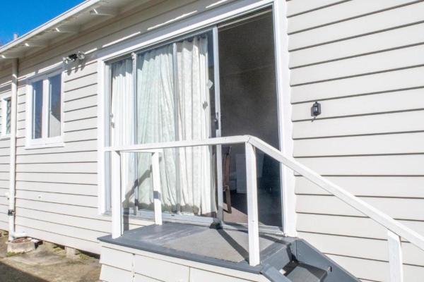 1 Bedroom Apartment - Riverhead